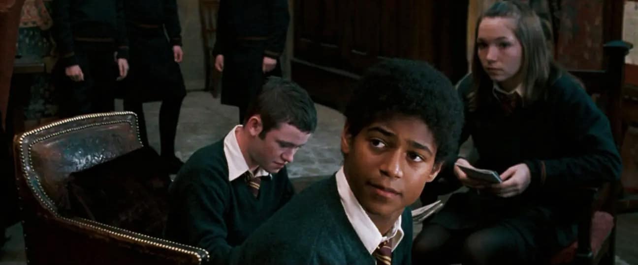 ดีน โทมัส (Dean Thomas) | Muggle-V